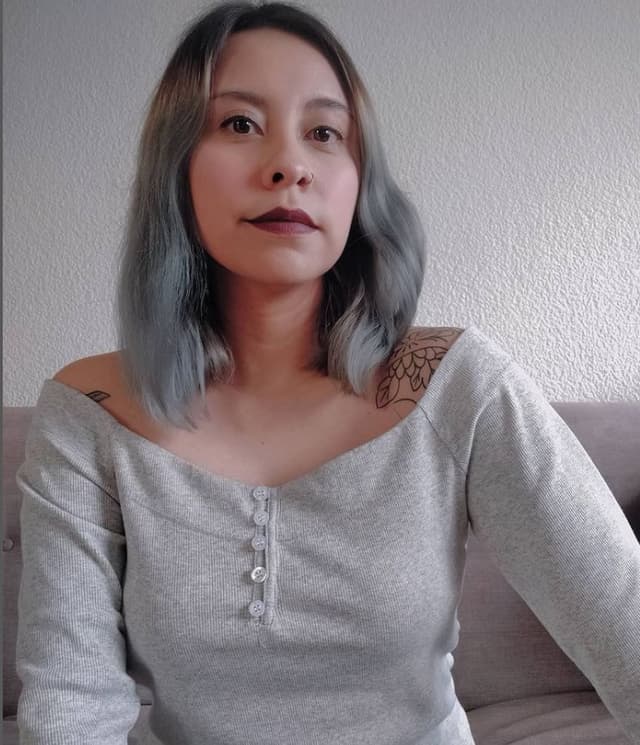 Auri Katariina, la mujer que limpia, recoge y ordena casas en extremo sucias para ayudar a las ...