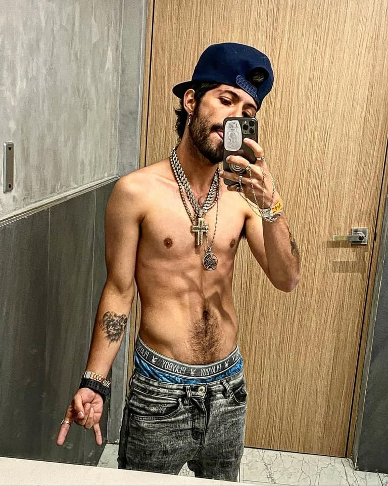 Alex Flores, el 'hijo' de Adela Noriega y Fernando Colunga en Amor Real ...