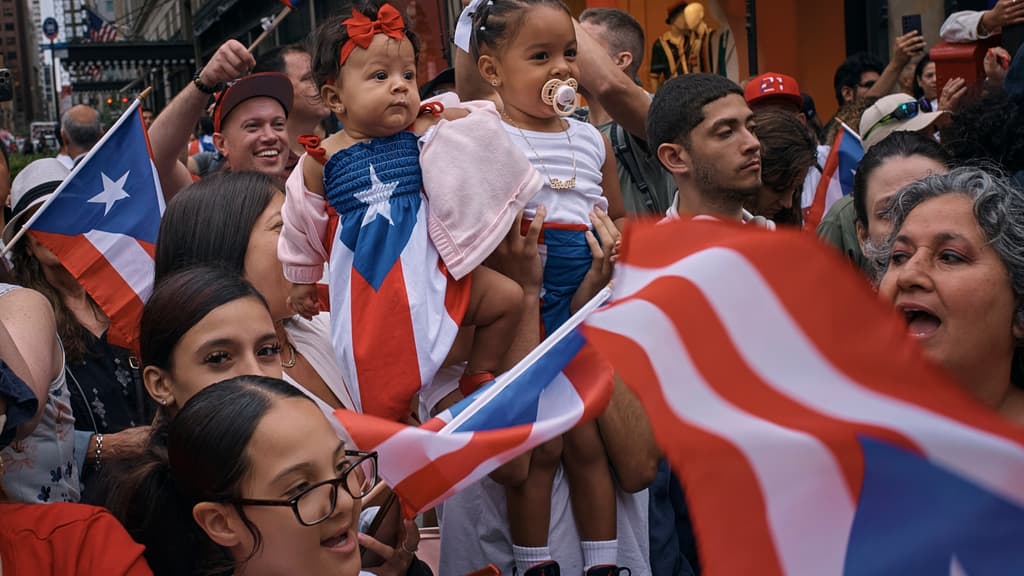 Artistas, becas y tradiciones que marcarán el Desfile Puertorriqueño 2025 | Univision Puerto ...