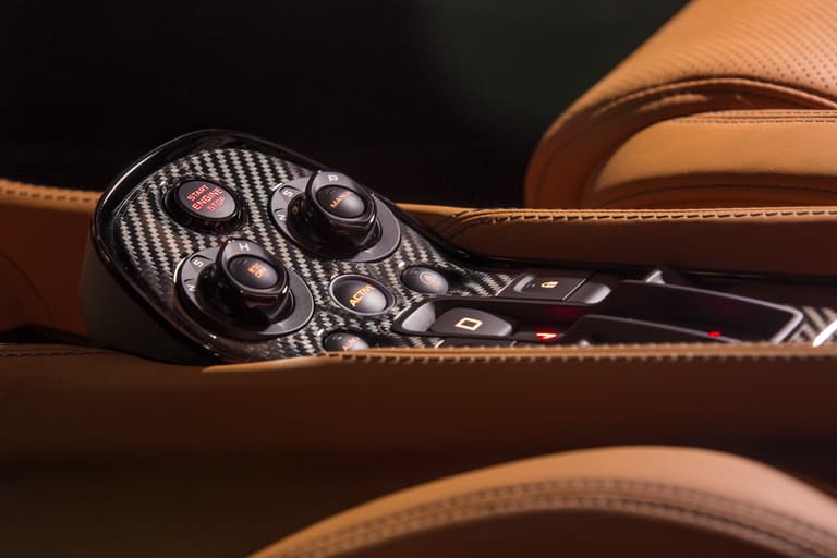 Conoce al McLaren 570GT by MSO Concept | A Bordo | Univision