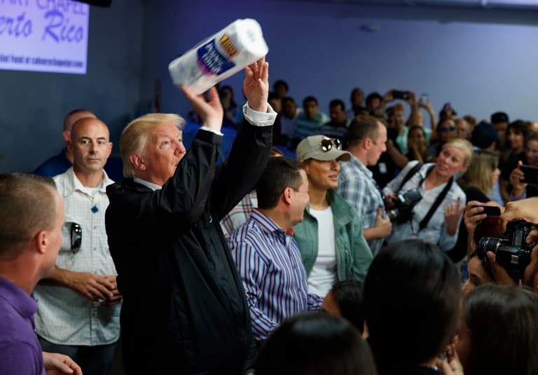 Trump vuelve a arremeter en twitter contra autoridades de Puerto Rico ...