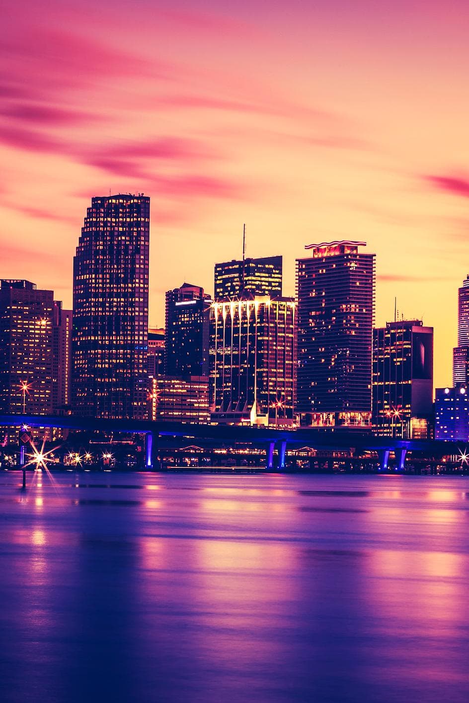 Amor 107.5 FM Miami, FL - Radio Estacion WAMR | Univision