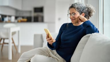 Jessica Bahu es acusada de robar los ahorros de una pareja de ancianos ...