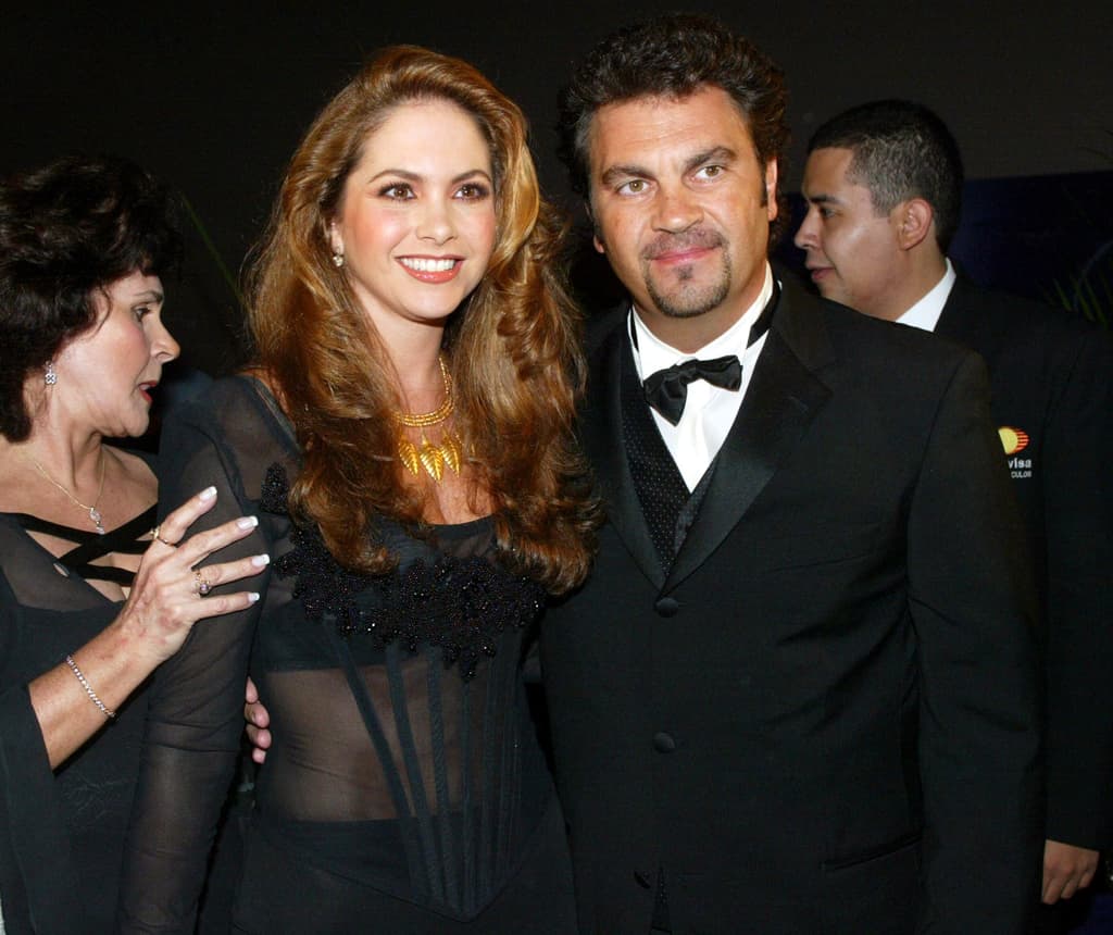 Novia de Mijares habla de su romance y los hijos de Lucero | Univision ...