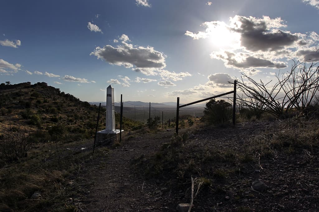 3D simulation of President Trump’s wall based on his own specifications ...