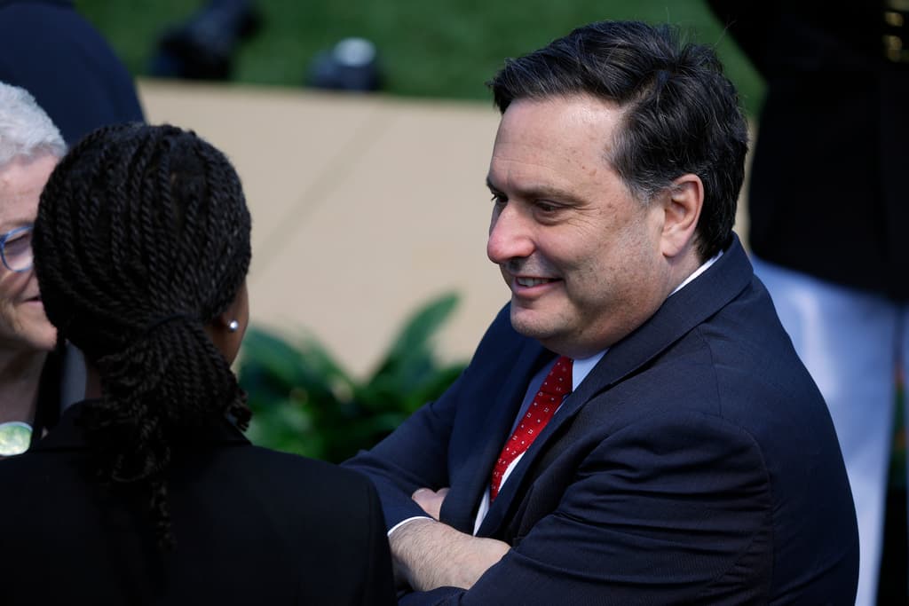 Jefe de gabinete de Biden, Ron Klain, planea dejar el cargo | N+ ...