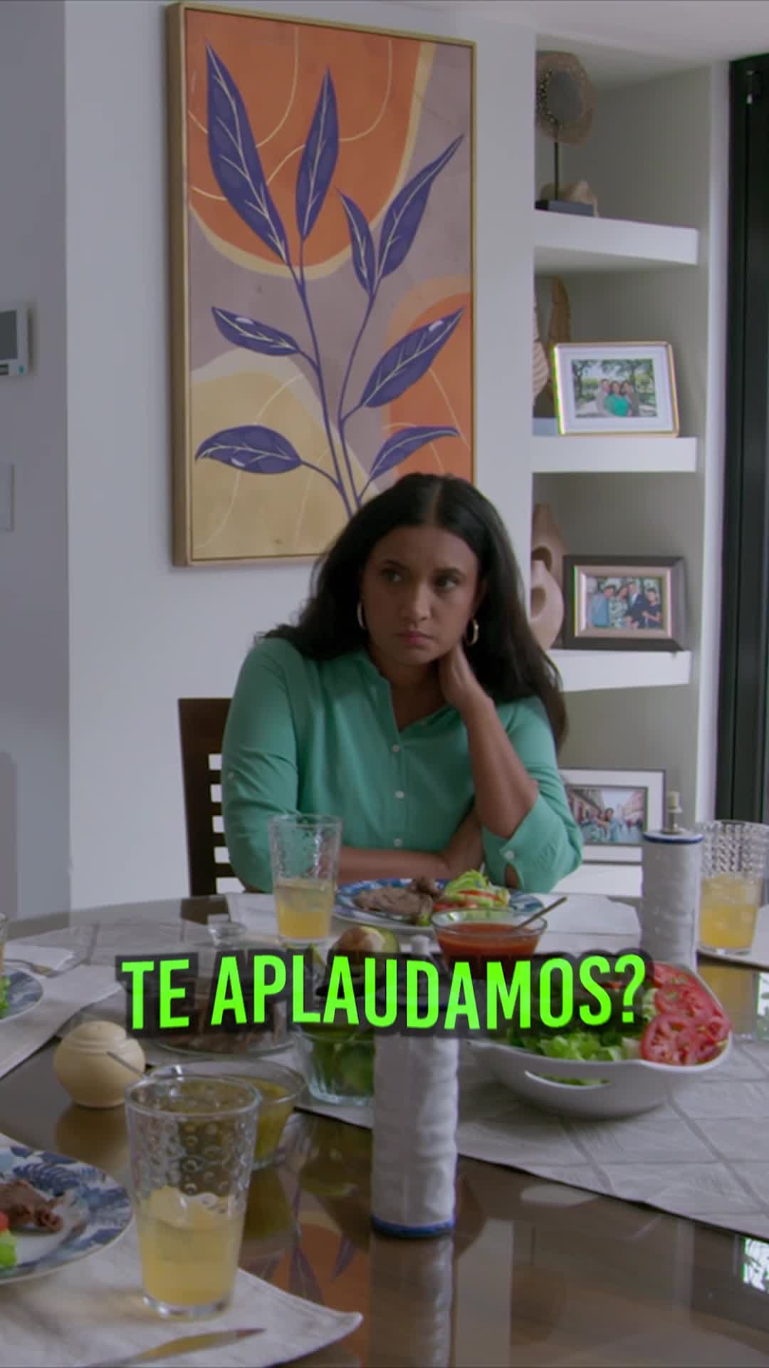 ¿Te soltó la correa tu esposa de la casa grande? | Series La Rosa de ...