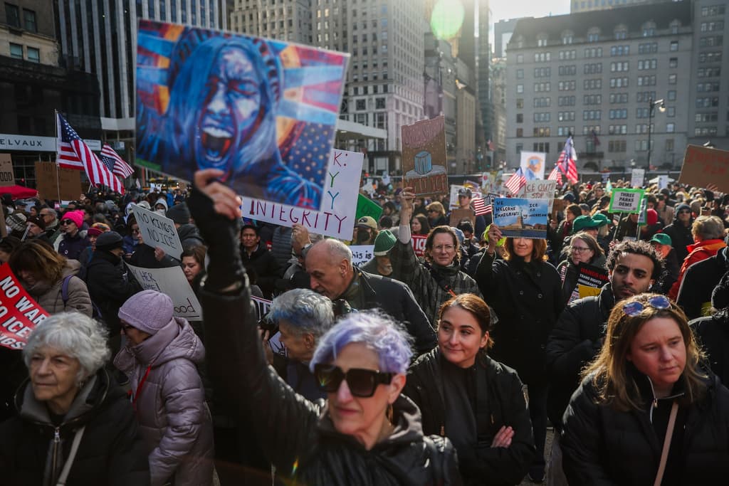 Juan Dalmau revive el tema que Bad Bunny no grabó para desmentir a Jenniffer González ...