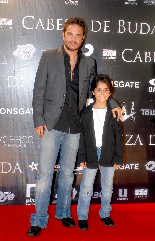 Alex Flores, el 'hijo' de Adela Noriega y Fernando Colunga en Amor Real ...