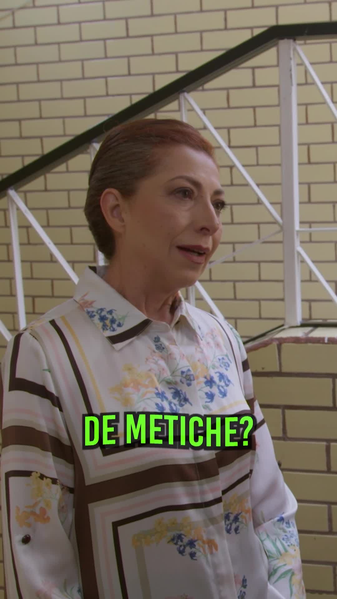 ¡Metiche! no ande metiéndose en la vida de los demás | Series La Rosa ...