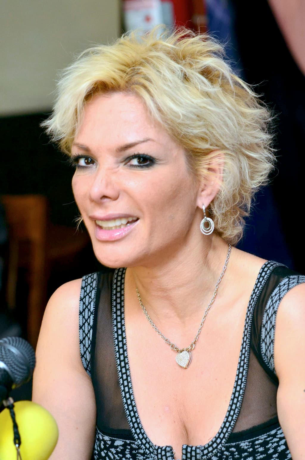 Marisela cumple 51 años de edad, así ha sido su vida en fotos ...