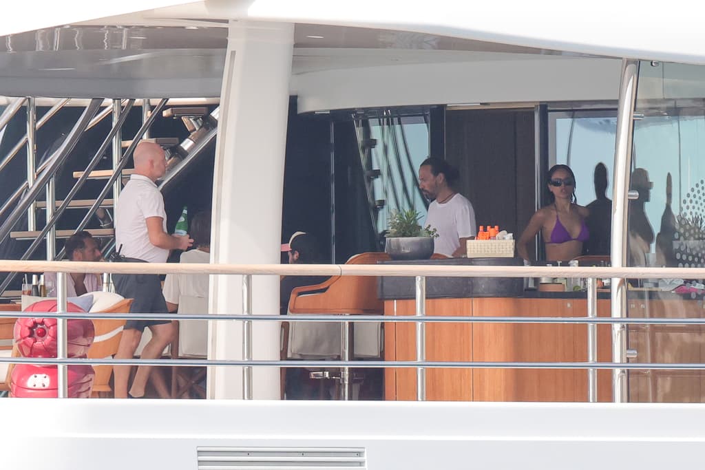 Lewis Hamilton y Eiza González de paseo en yate en Ibiza, ¿dónde quedó ...
