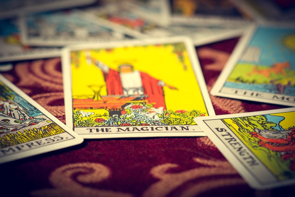 Qué significa la carta del Mago en el tarot - significado y simbolismo ...
