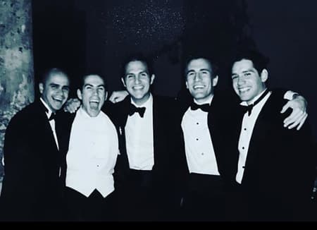 Charlie del grupo Magneto reapareció y por poco no lo reconocemos ...