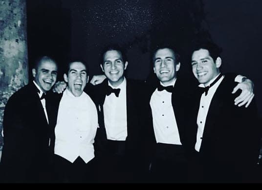 Charlie del grupo Magneto reapareció y por poco no lo reconocemos ...