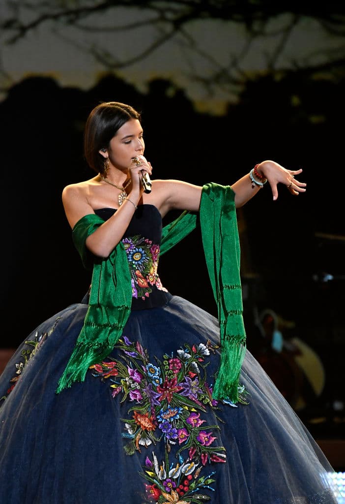 Ángela Aguilar es la sobrina perdida de Natalie Portman: hay fotos que ...