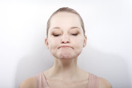 5 ejercicios para hacer que tu cara se vea más delgada y con menos ...