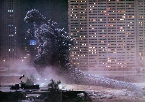¿Cuánto mide Godzilla en realidad? Te decimos qué tan grande es en cada ...