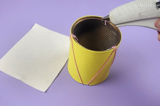 Cómo hacer un tambor reciclando una lata | Estilo de Vida Hogar | Univision