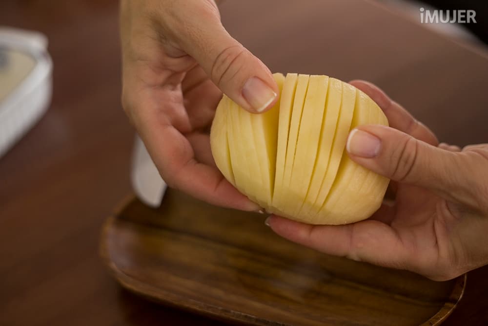 Receta de papas Hasselback | Delicioso | Univision