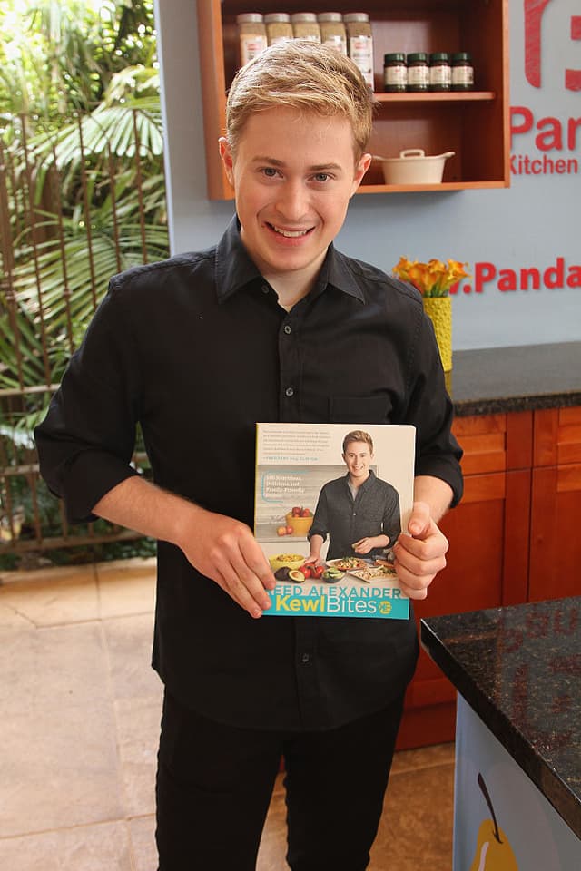 ¿Recuerdas a Nevel Papperman de 'iCarly'? No creerás a qué se dedica ...