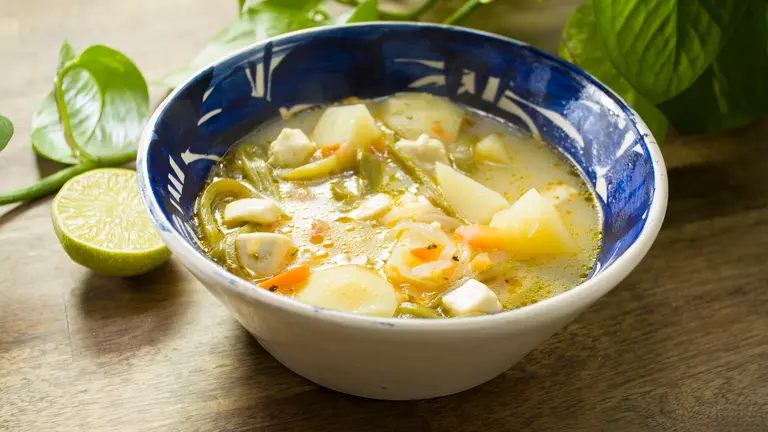 Caldo de papa | Delicioso | Univision