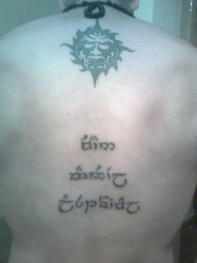 Tatuaje de un sol maorí y letras elficas, enviado por Juan ...