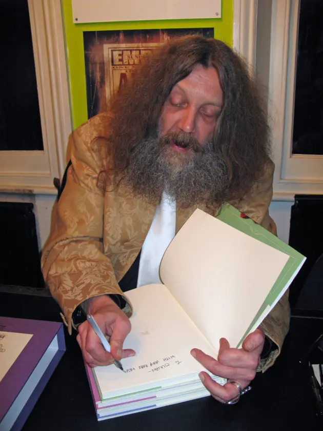 Alan Moore: 11 curiosidades sobre su vida y obra que quizás no sabías ...