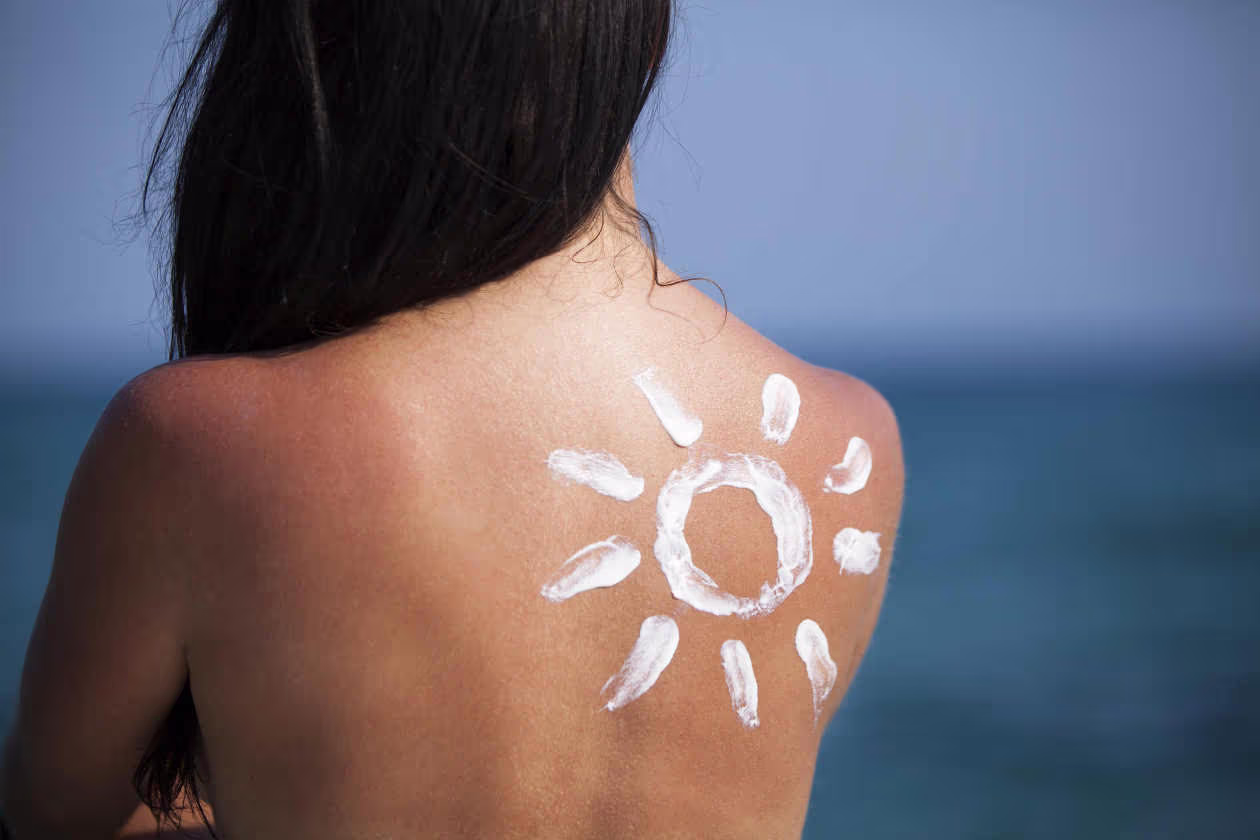 ¿Qué hacer si eres alérgica al sol? | Estilo de Vida Bienestar | Univision