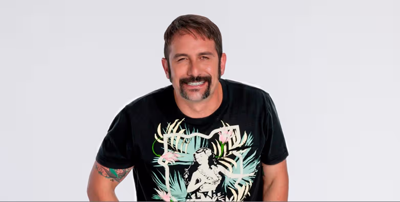 Pablo Valentín es Gumaro en "Antes muerta que Lichita" | Univision ...