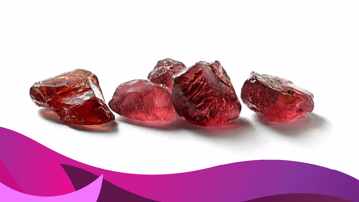 Granate, usos y propiedades esotéricas de la piedra | Horóscopos ...