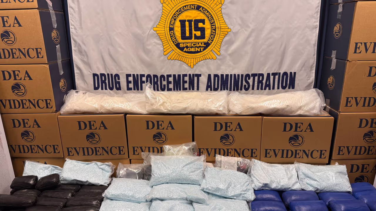 DEA Phoenix incauta millones de pastillas de fentanilo del Cártel de ...