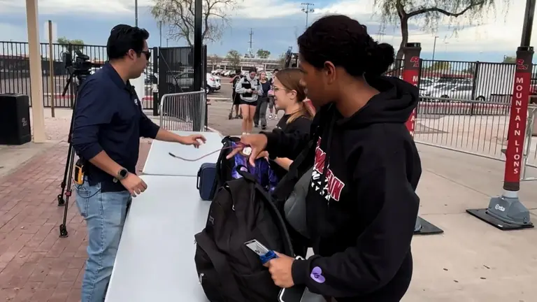 Red Mountain High School: Chat anónimo y otros esfuerzos para preservar ...