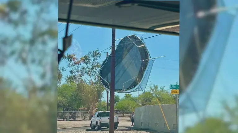 Trampolín en el cableado eléctrico: emergencia fuera de lo común en ...