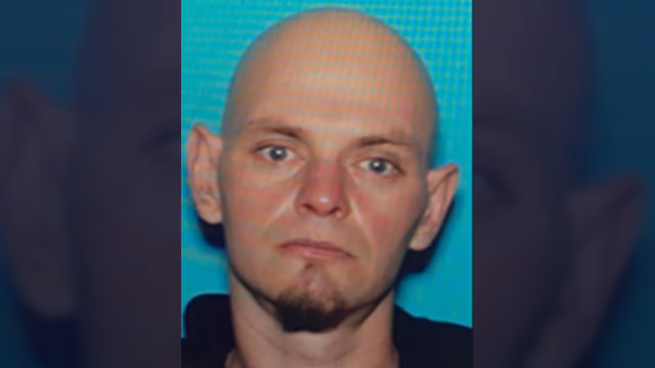 Joseph Douglas fue arrestado presuntamente por atropellar a una persona ...