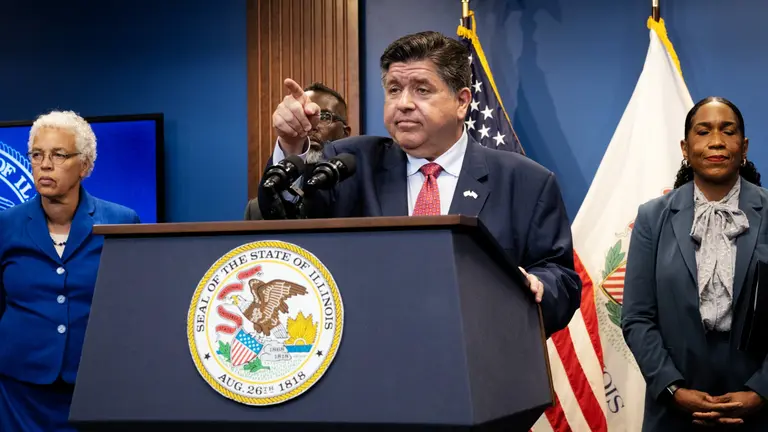Gobernador J.B. Pritzker de Illinois confirma que jefe de agentes de la ...
