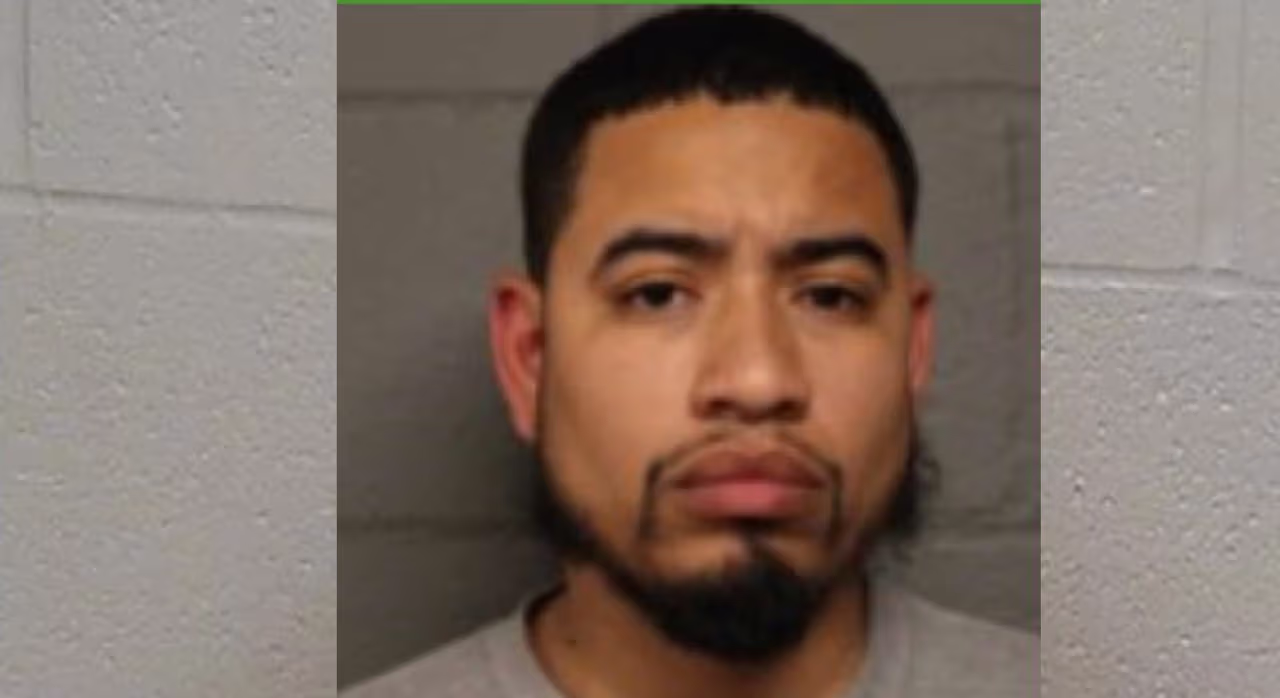 Detienen a Ralph Roman con 75 libras de marihuana en aeropuerto O'Hare ...