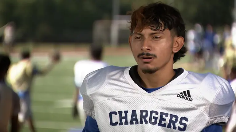 Atleta de la Semana: Jayson Núñez, jugador de fútbol americano de la preparatoria Conrad en ...