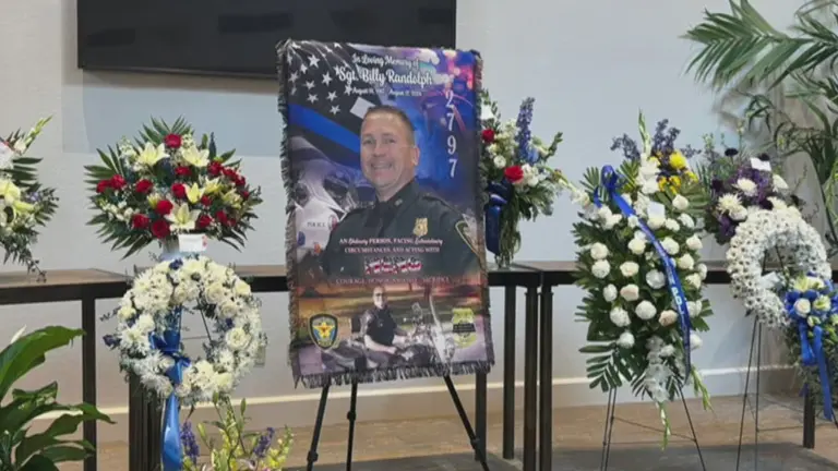 Realizan funeral al policía de Fort Worth, Billy Randolph, quien murió ...
