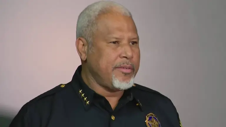 Jefe de policía de Dallas dice que cooperación con ICE es limitada ...