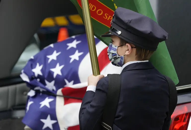 Un oficial de la Policía de Everman muere después de contraer COVID-19 ...