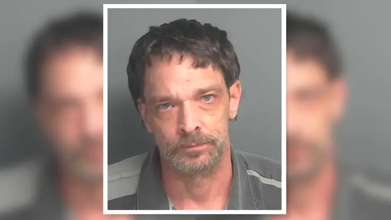 Darrell Wayne Lang, de 52 años, grabó cómo abusaba a dos niños en el ...