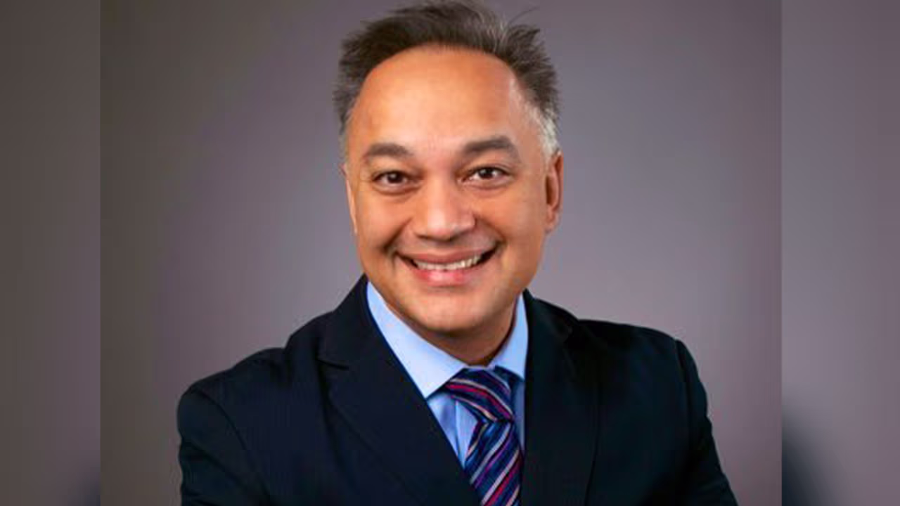El doctor Umair Shah dejará su puesto como director del Departamento de ...