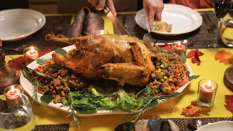 Es muy peligroso e innecesario lavar el pavo: te explicamos las razones ...