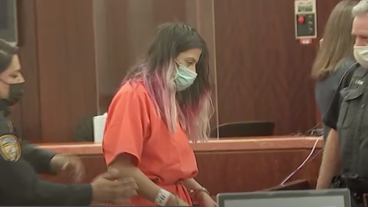 Se presenta en corte Theresa Balboa, acusada en el caso del niño Samuel ...