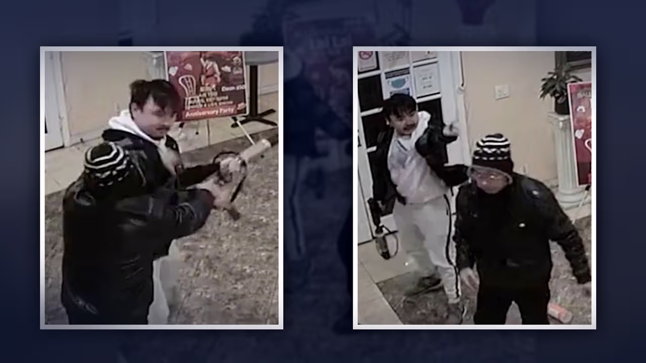 Brandon Tsay le quita el rifle a Tsay Huu Can, atacante de Monterrey ...
