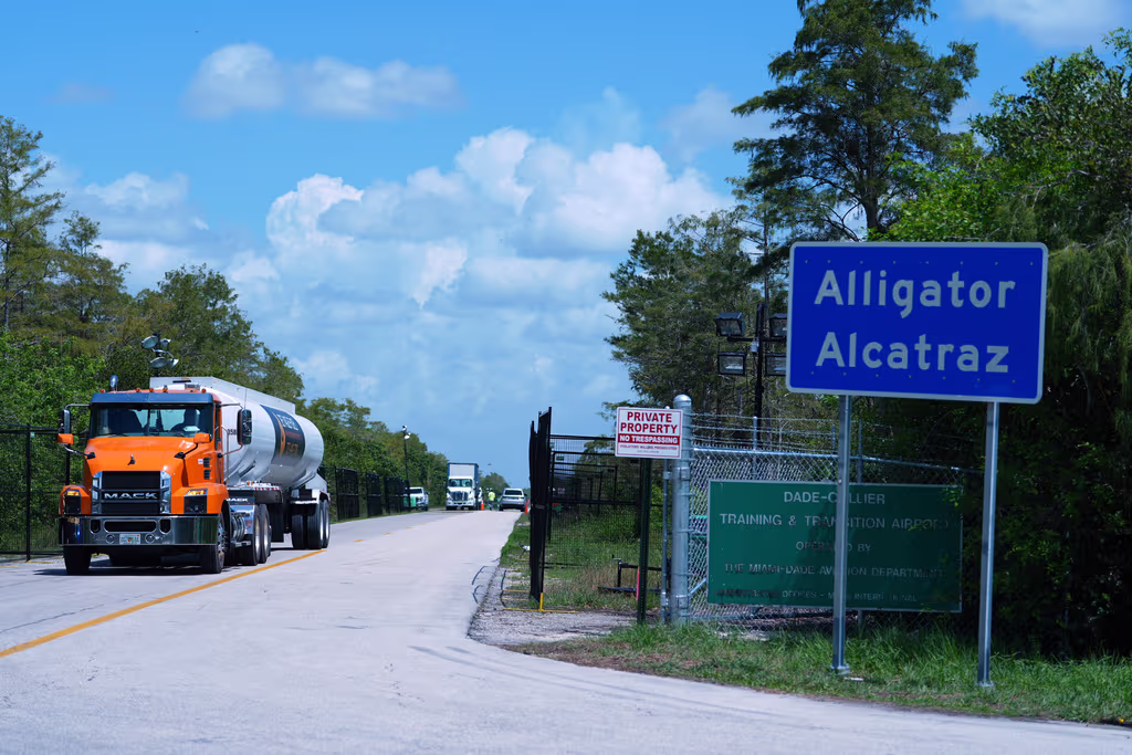 Acusan a Alcatraz de los Caimanes de castigar a detenidos que buscan ...
