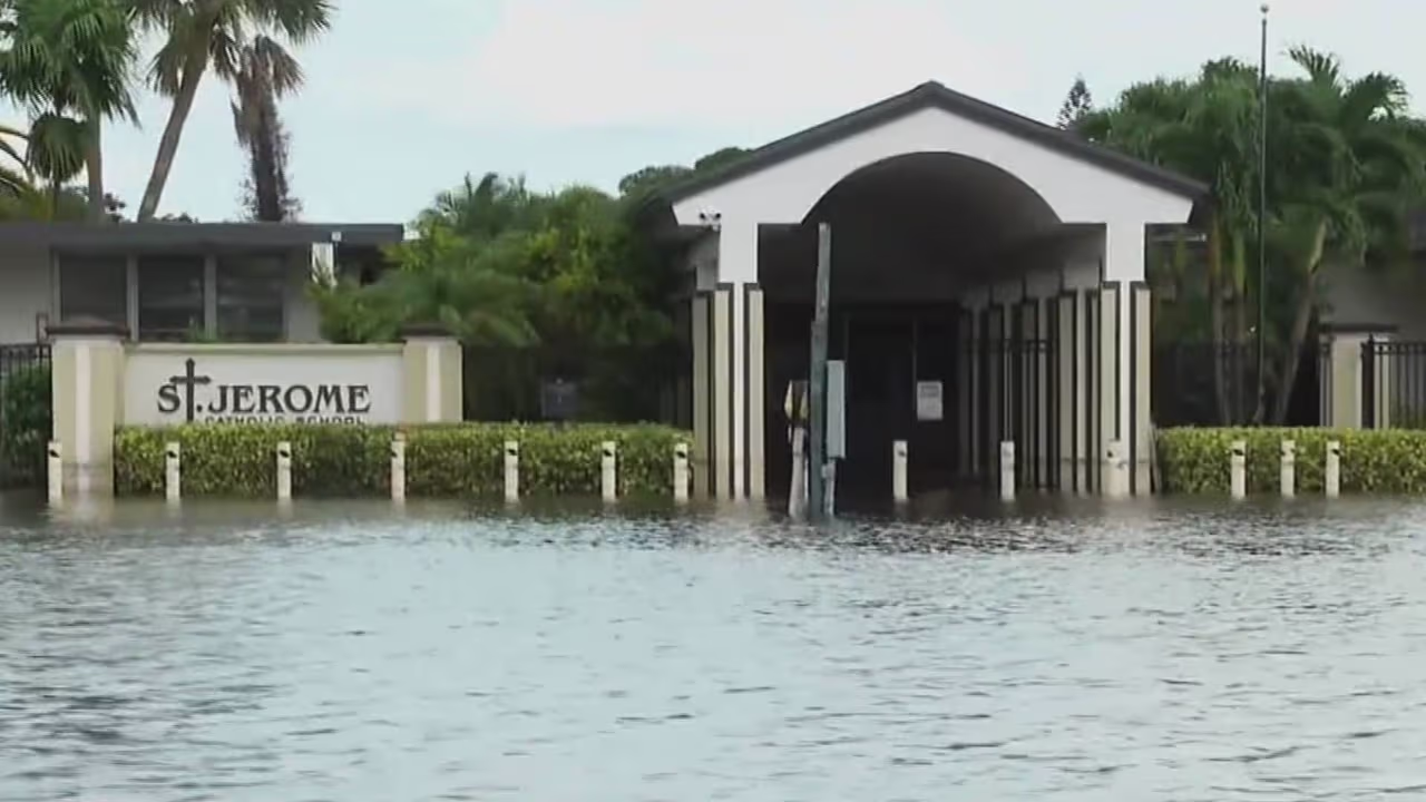 Inundaciones causan el cierre de escuelas en el condado Broward | Video ...