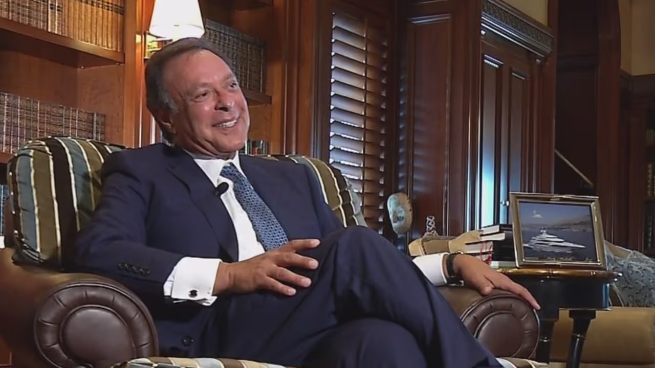 El multimillonario Mike Fernández dona parte de su fortuna a la defensa ...