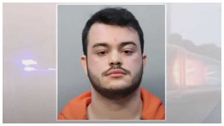 Starbucks en Doral: Benjamín Álvarez es arrestado por robar fotos y ...